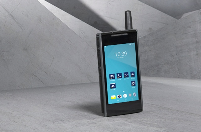 TPH900 Tetrapol radio: Familiar, yet better